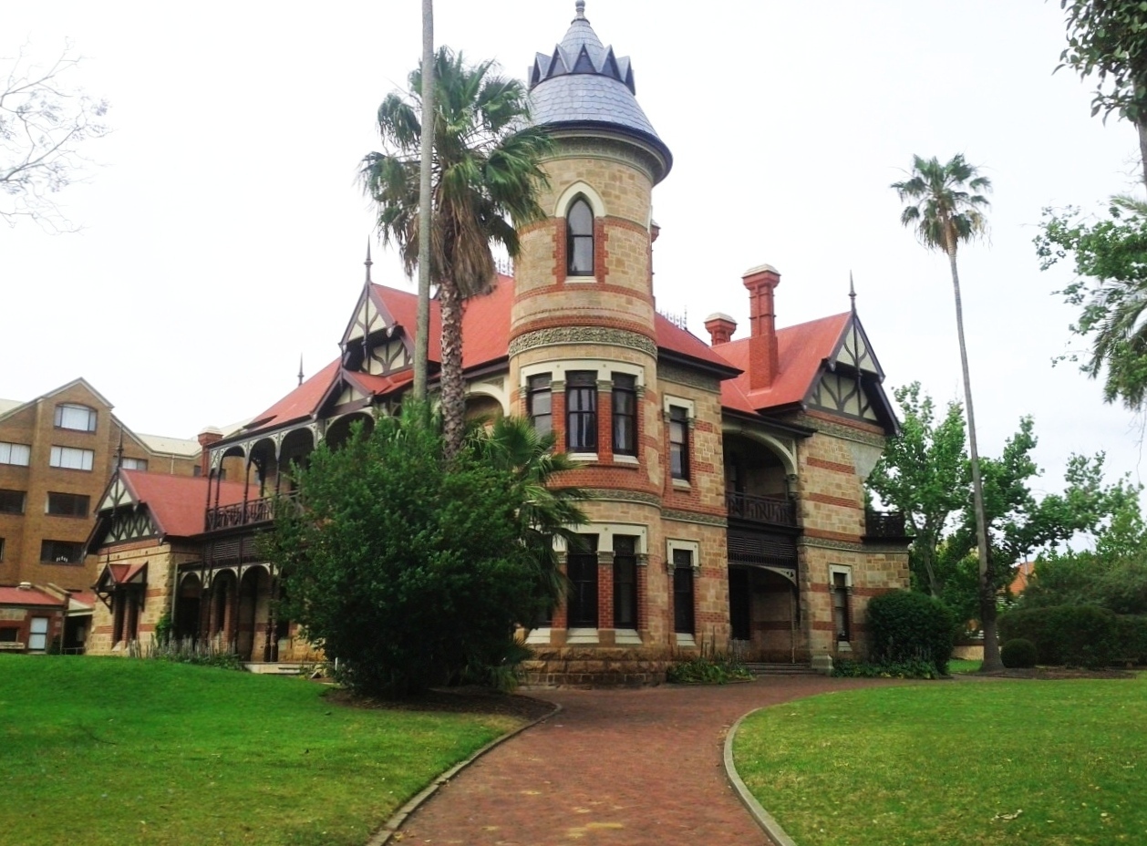 AEDA | Fifth Quarter