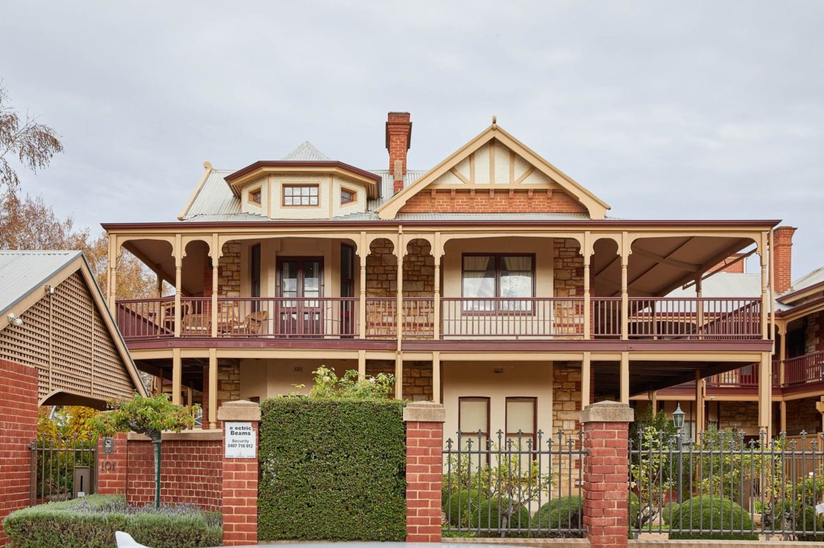 Three pairs of semi-detached houses Rua Rua Mansions - 101-102, 103 ...