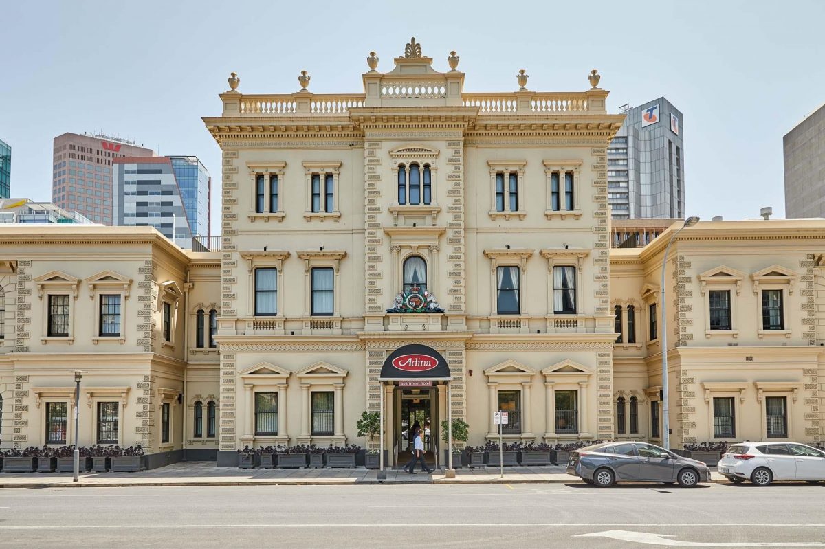 Treasury on King William and Adina Apartment Hotel Adelaide Treasury ...