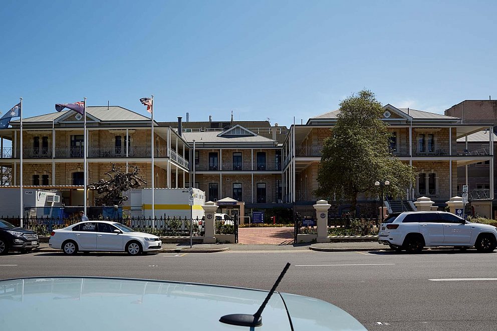 Memorial Hospital (former dwellings 'The Avenues' and 'Leahurst') and ...