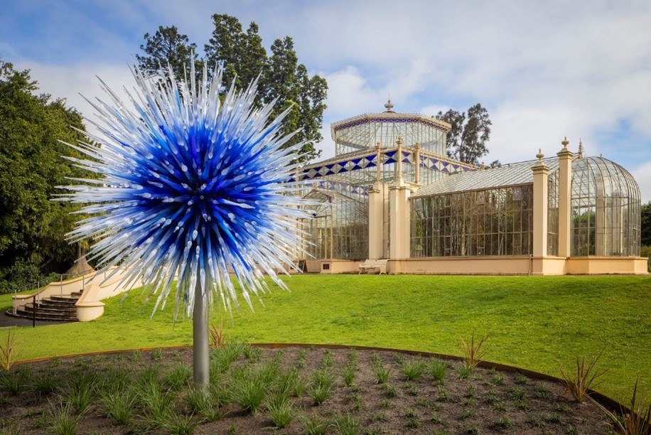 Chihuly Scores Top Architecture Prize | Mirage News