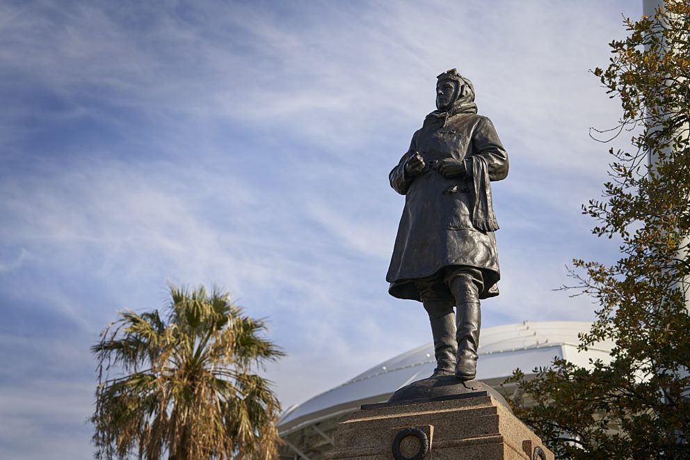 Memorial to Captain Sir Ross Smith, Creswell Gardens - King William ...