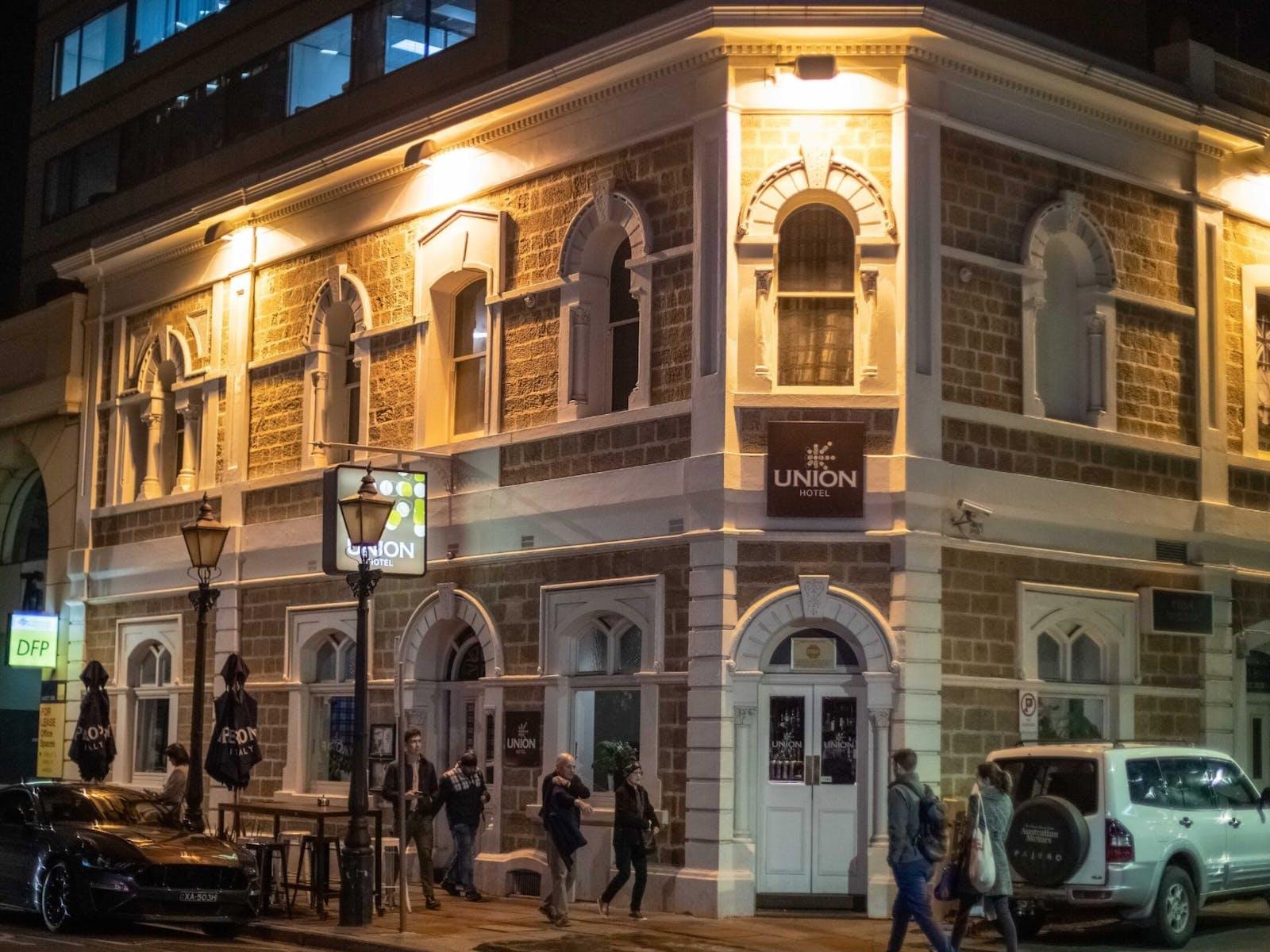 Union Hotel ANZAC Day Street Party | Adelaide Town Hall